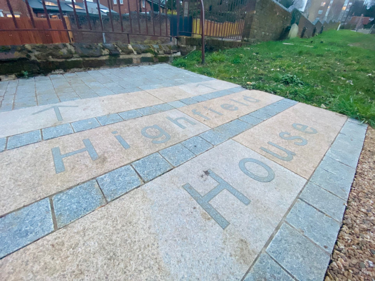 Former Highfield House gate | Rectory Lane Cemetery, Berkhamsted