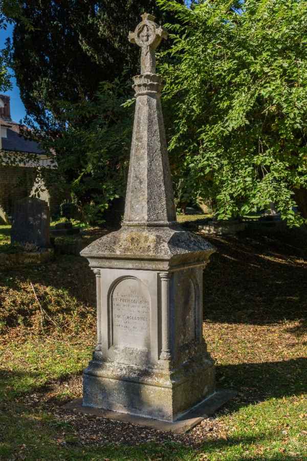 Five Bells | Rectory Lane Cemetery, Berkhamsted